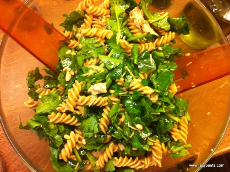 Fusilli salad with lentils