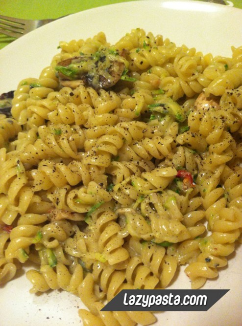 Fusilli with zucchini, blue cheese and mushrooms